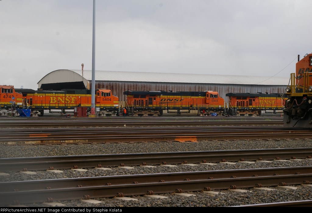 BNSF 5944